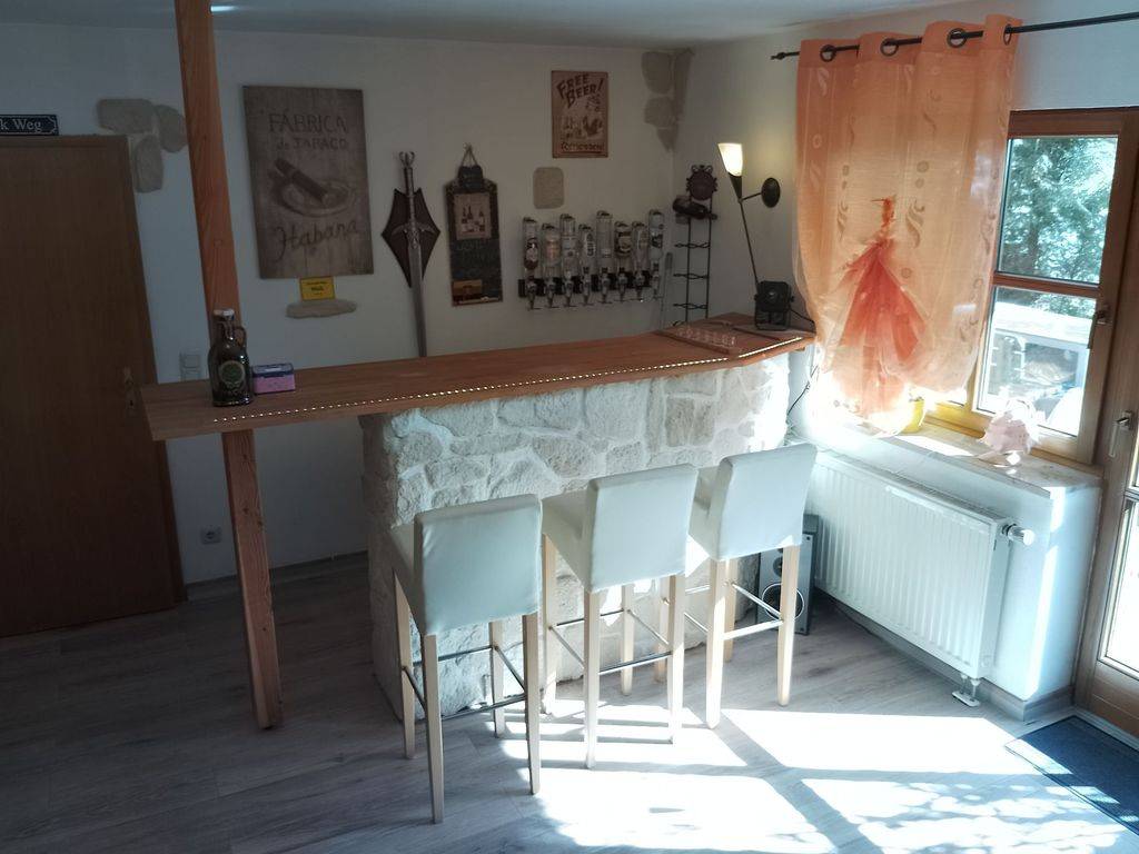 84 M² Ferienwohnung ∙ 1 Schlafzimmer ∙ 4 Gäste - Gräfenberg