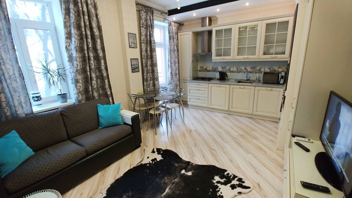 Lujoso Apartamento De 3 Habitaciones En El Corazón De Kyiv - Kyiv