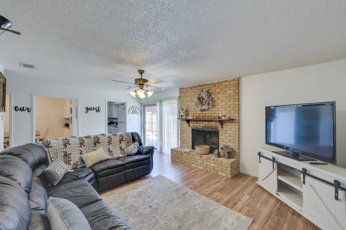 134 M² House ∙ 3 Bedrooms ∙ 8 Guests - Burleson, TX