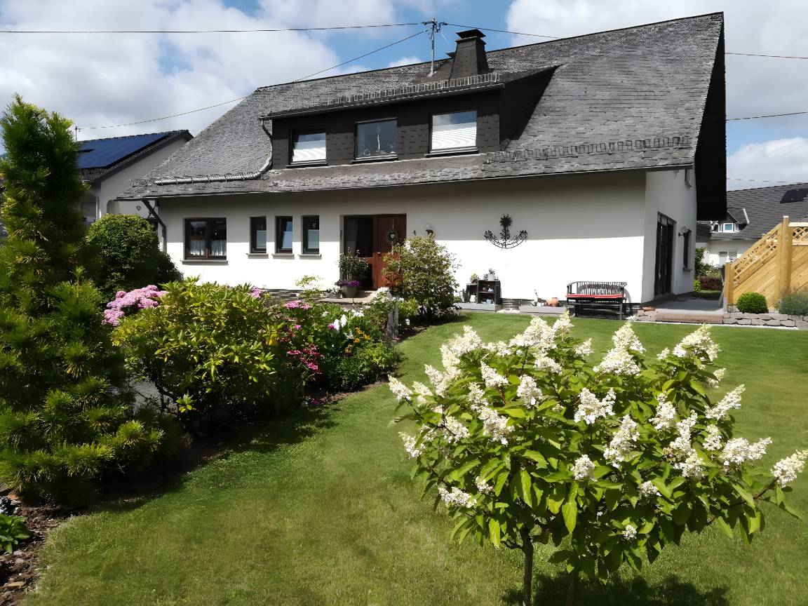 63 M² Ferienwohnung ∙ 1 Schlafzimmer ∙ 5 Gäste - Lennestadt