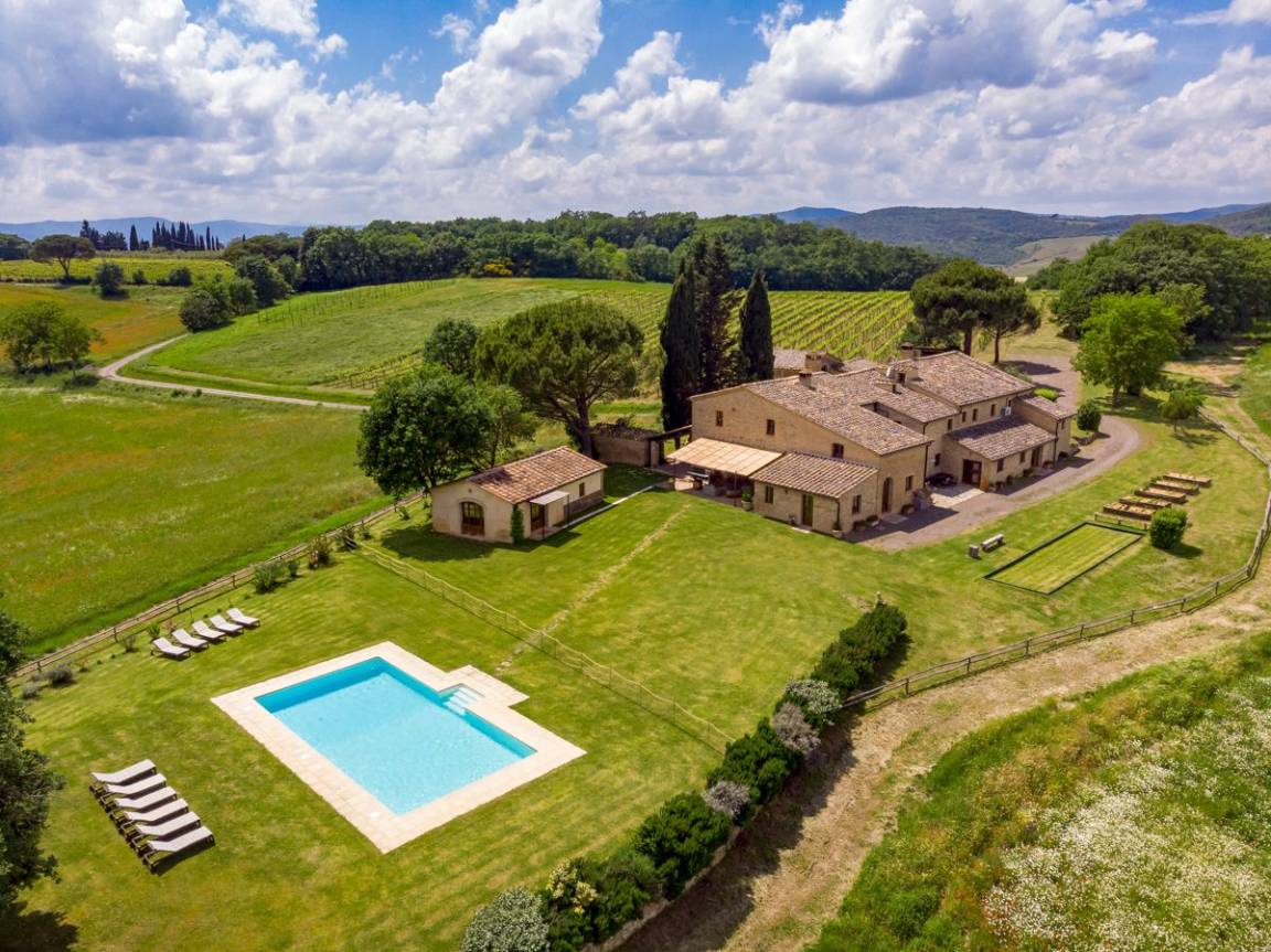 Villa ∙ 9 Bedrooms ∙ 18 Guests - Montalcino