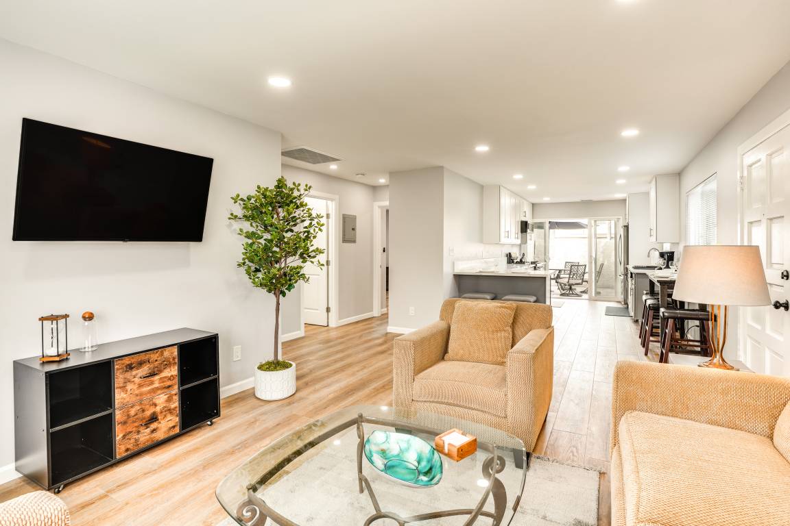 85 M² Apartment ∙ 2 Bedrooms ∙ 6 Guests - Huntington Beach, CA