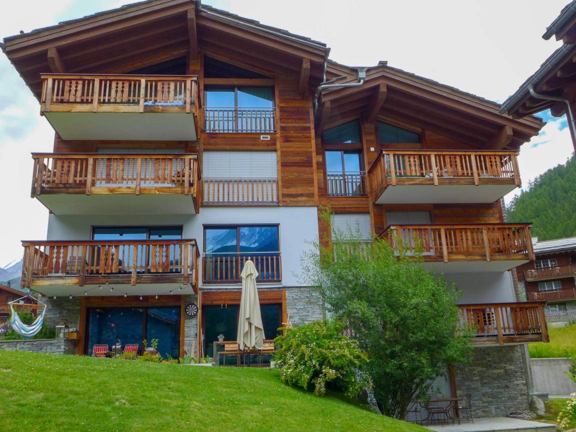 120 M² Apartment ∙ 4 Bedrooms ∙ 8 Guests - Zermatt