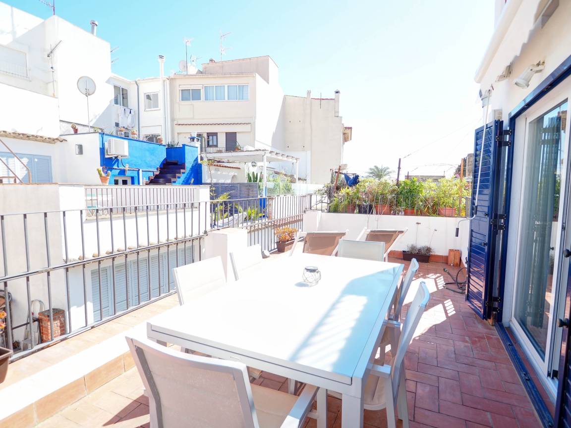 90 M² Apartment ∙ 3 Bedrooms ∙ 5 Guests - Sitges