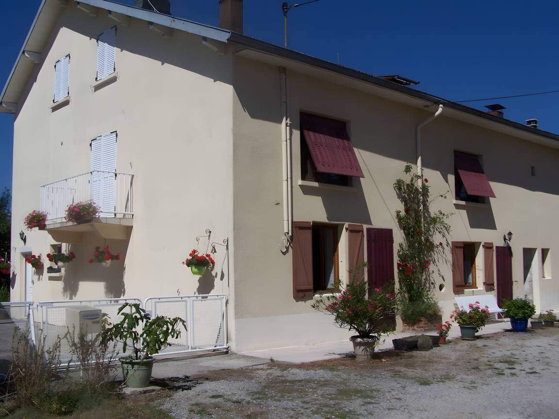 90 M² Maison De Vacances ∙ 1 Chambre ∙ 7 Personnes - Pont-de-Poitte