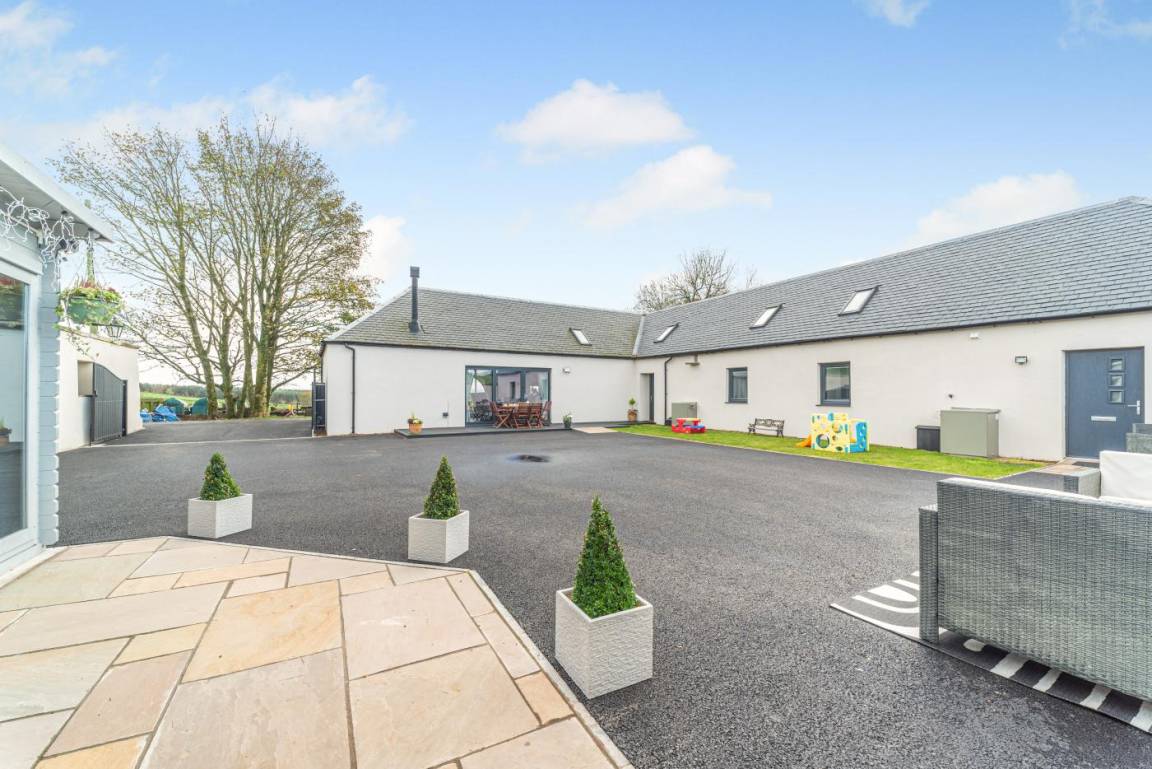 Cottage ∙ 5 Bedrooms ∙ 10 Guests - Kilmarnock