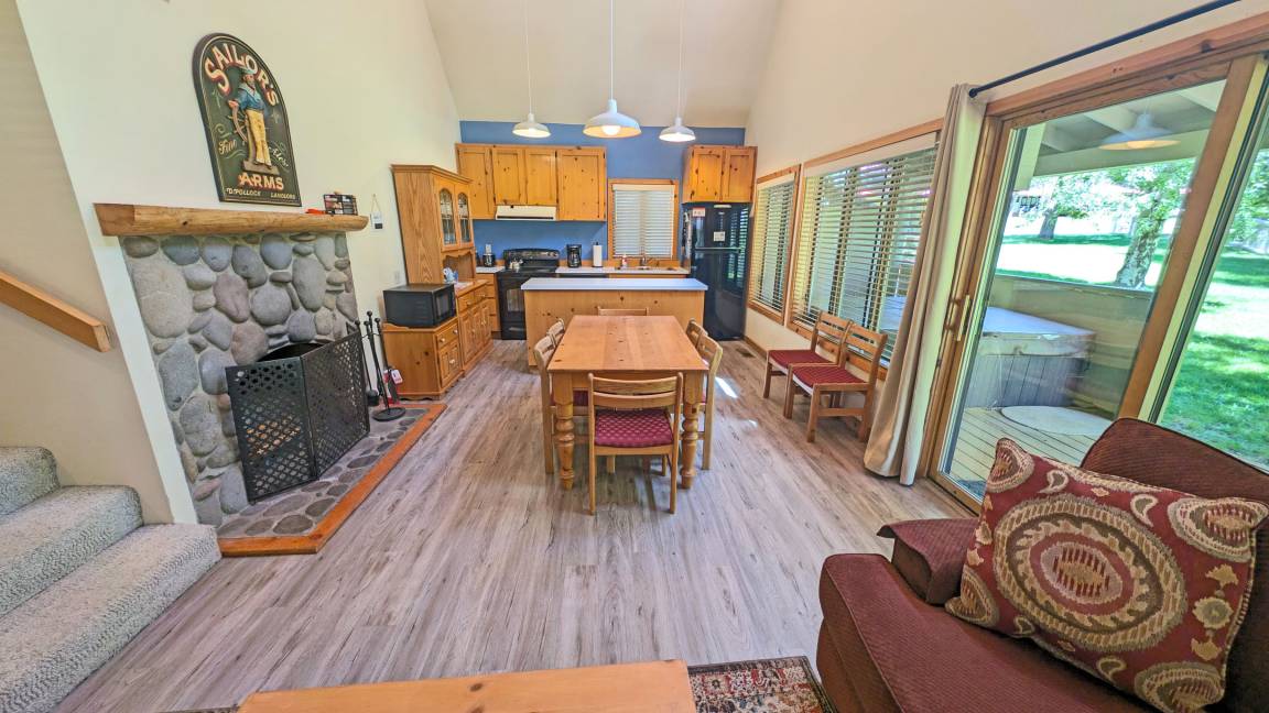 123 M² Condo ∙ 3 Bedrooms ∙ 8 Guests - Oregon