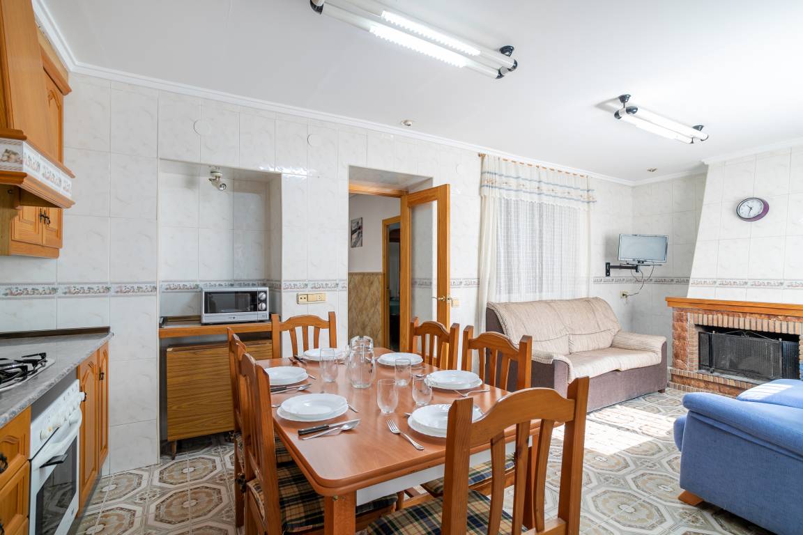 100 M² House ∙ 3 Bedrooms ∙ 8 Guests - Alicante