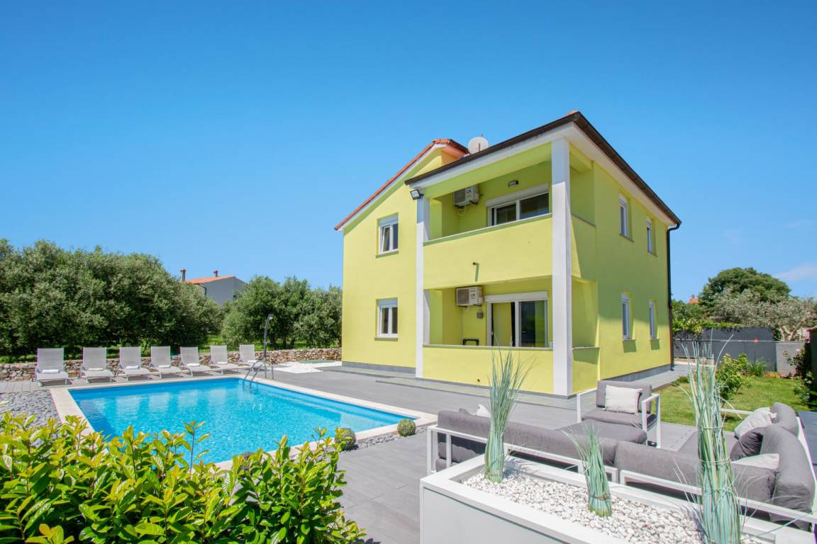 140 M² House ∙ 4 Bedrooms ∙ 8 Guests - Pula