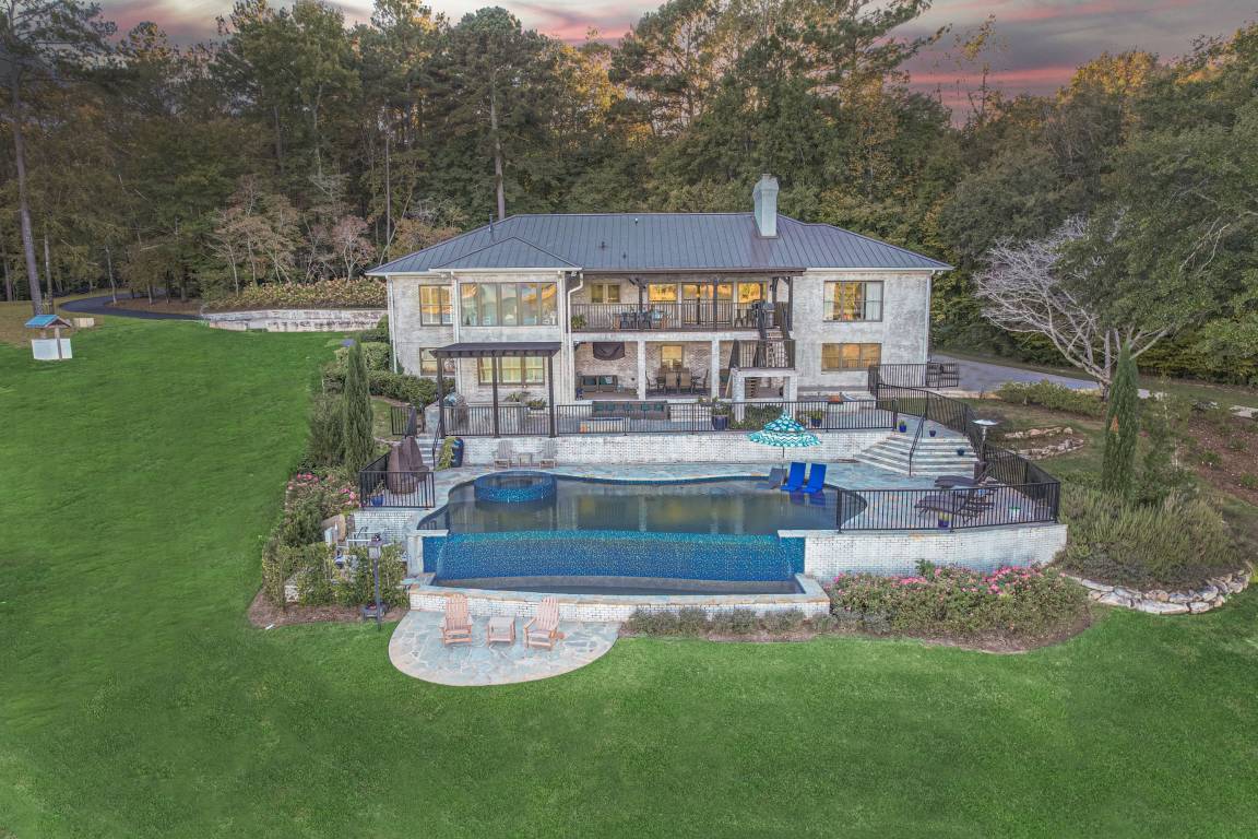 668 M² House ∙ 7 Bedrooms ∙ 16 Guests - Lake Tobesofkee, Lizella