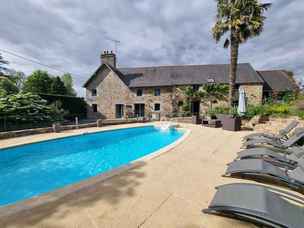 268 M² Ferienhaus ∙ 7 Schlafzimmer ∙ 14 Gäste - Avranches