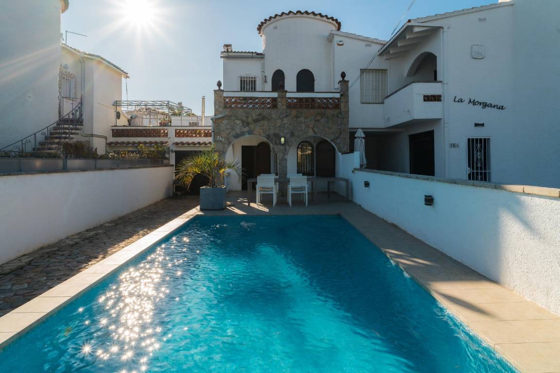 100 M² Ferienhaus ∙ 3 Schlafzimmer ∙ 6 Gäste - Empuriabrava