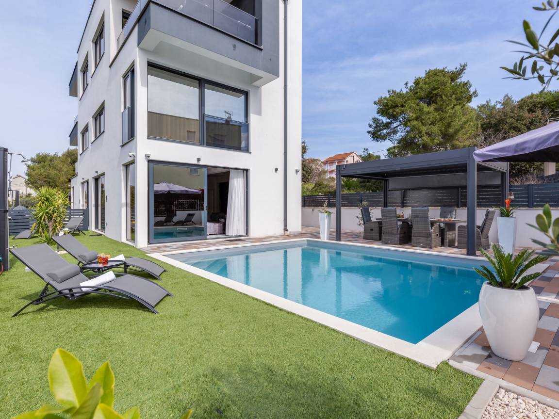 130 M² Ferienhaus ∙ 3 Schlafzimmer ∙ 6 Gäste - Zadar