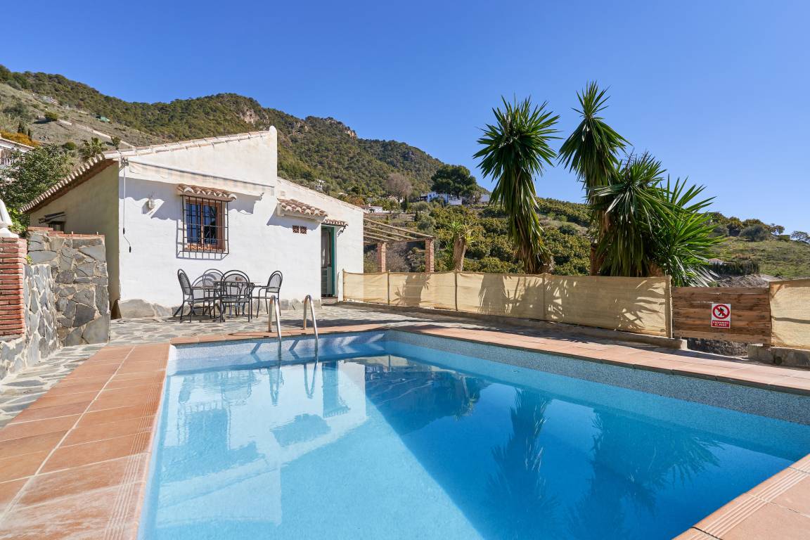 63 M² House ∙ 2 Bedrooms ∙ 4 Guests - Frigiliana