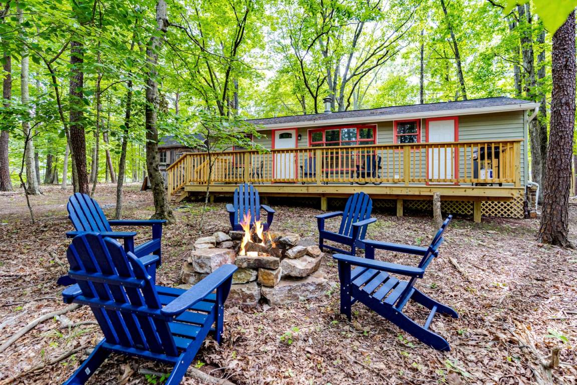 House ∙ 3 Bedrooms ∙ 8 Guests - Cacapon Resort State Park, Berkeley Springs