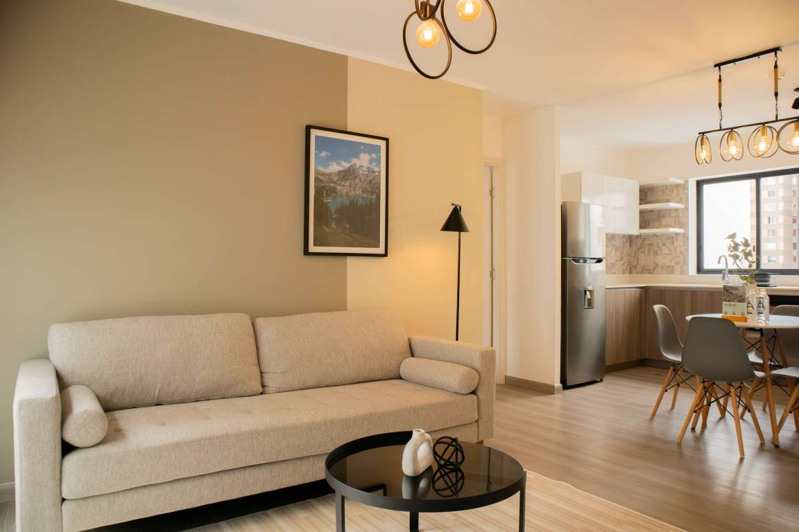 78 M² Apartamento ∙ 2 Quartos ∙ 4 Hóspedes - Lima