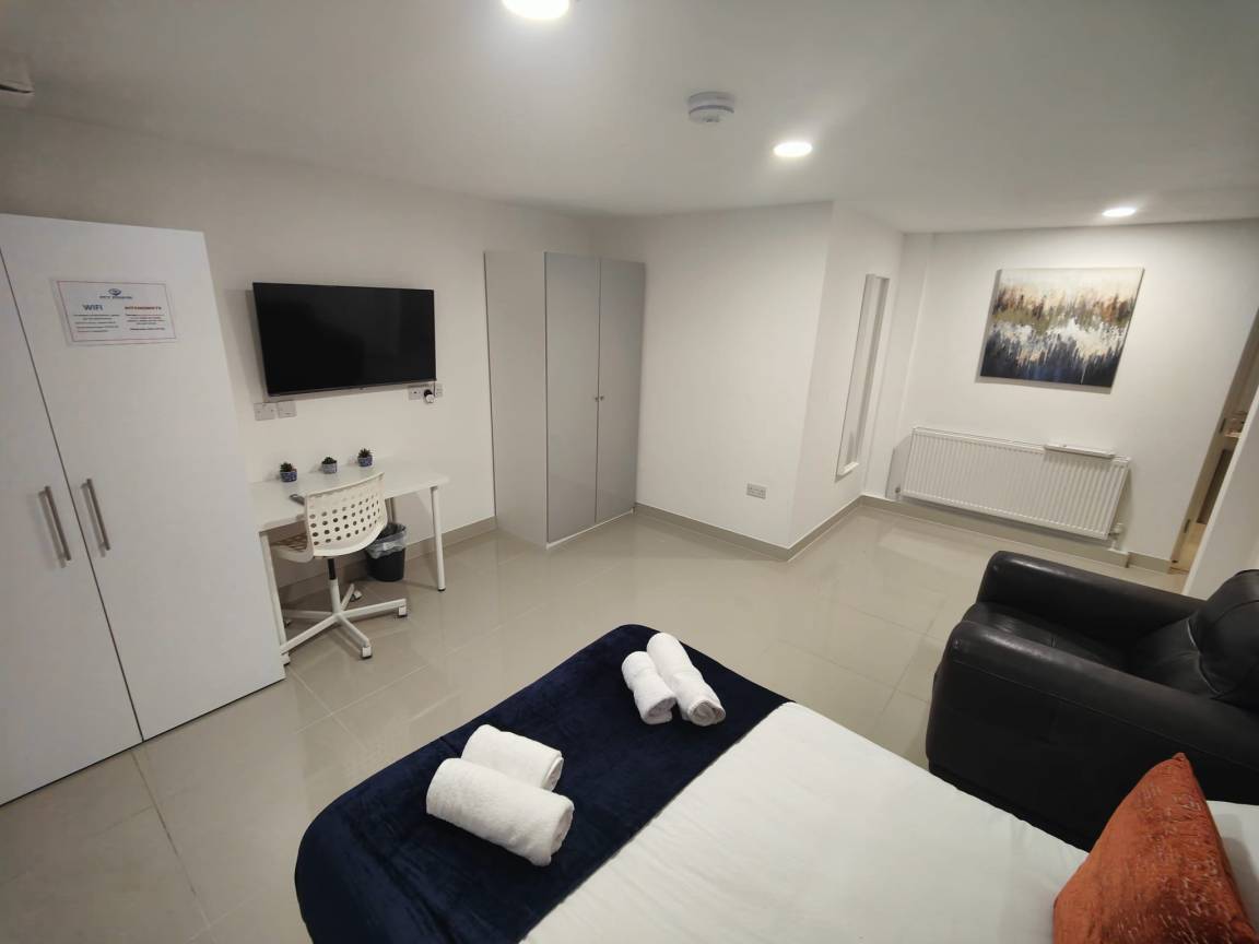 125 M² Apartment ∙ 3 Bedrooms ∙ 9 Guests - Leeds Arts University