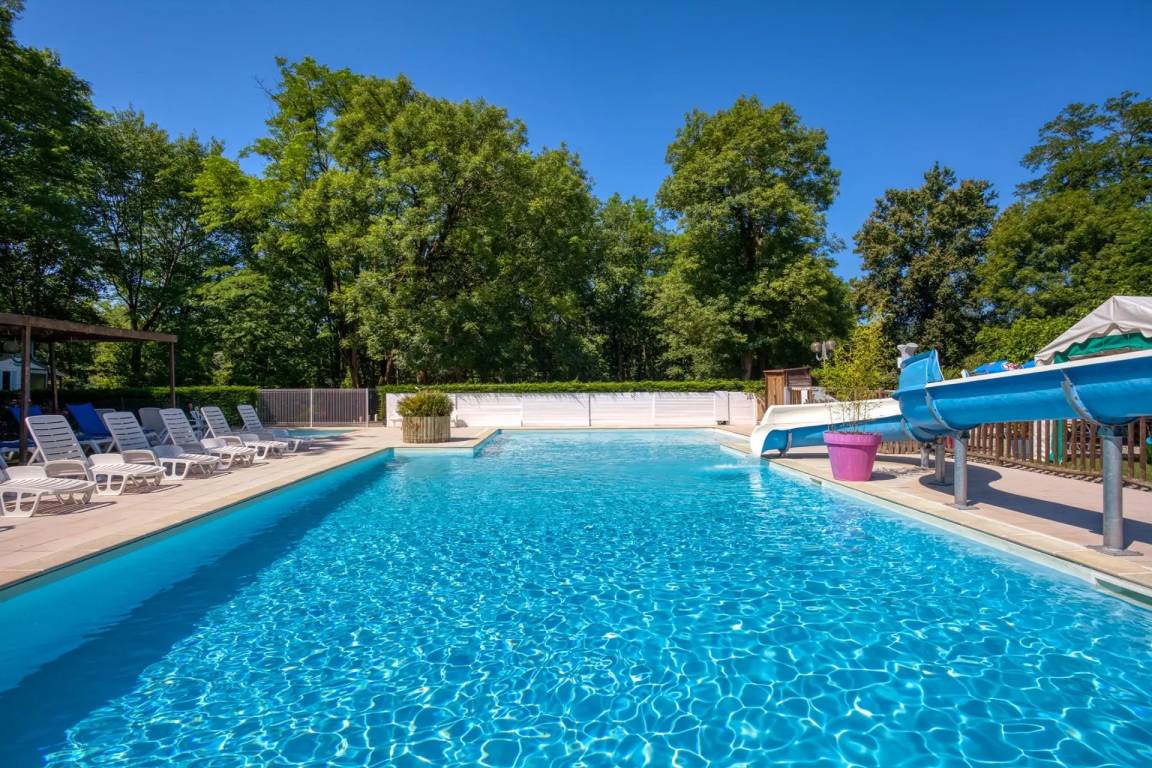 20 M² Camping ∙ 2 Chambres ∙ 6 Personnes - Bretenoux