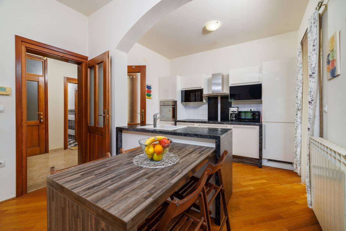 120 M² Appartamento ∙ 4 Camere Da Letto ∙ 7 Ospiti - Pola