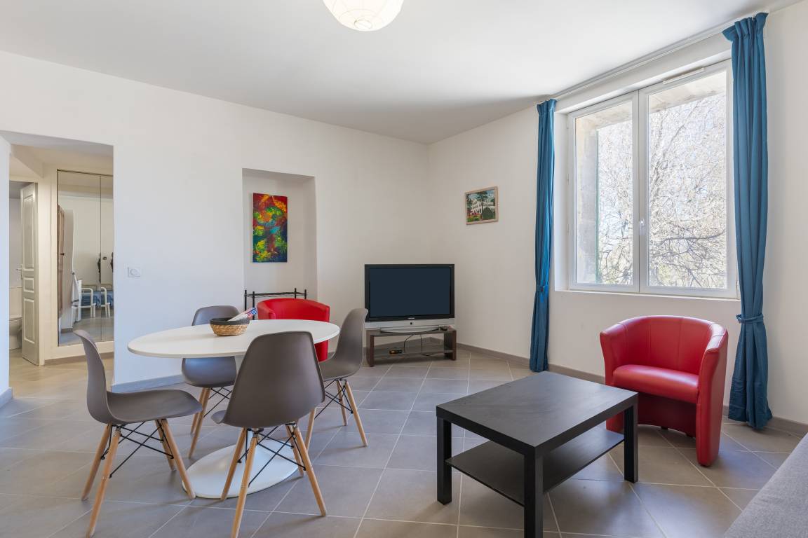 44 M² Appartement ∙ 2 Chambres ∙ 4 Personnes - Charleval
