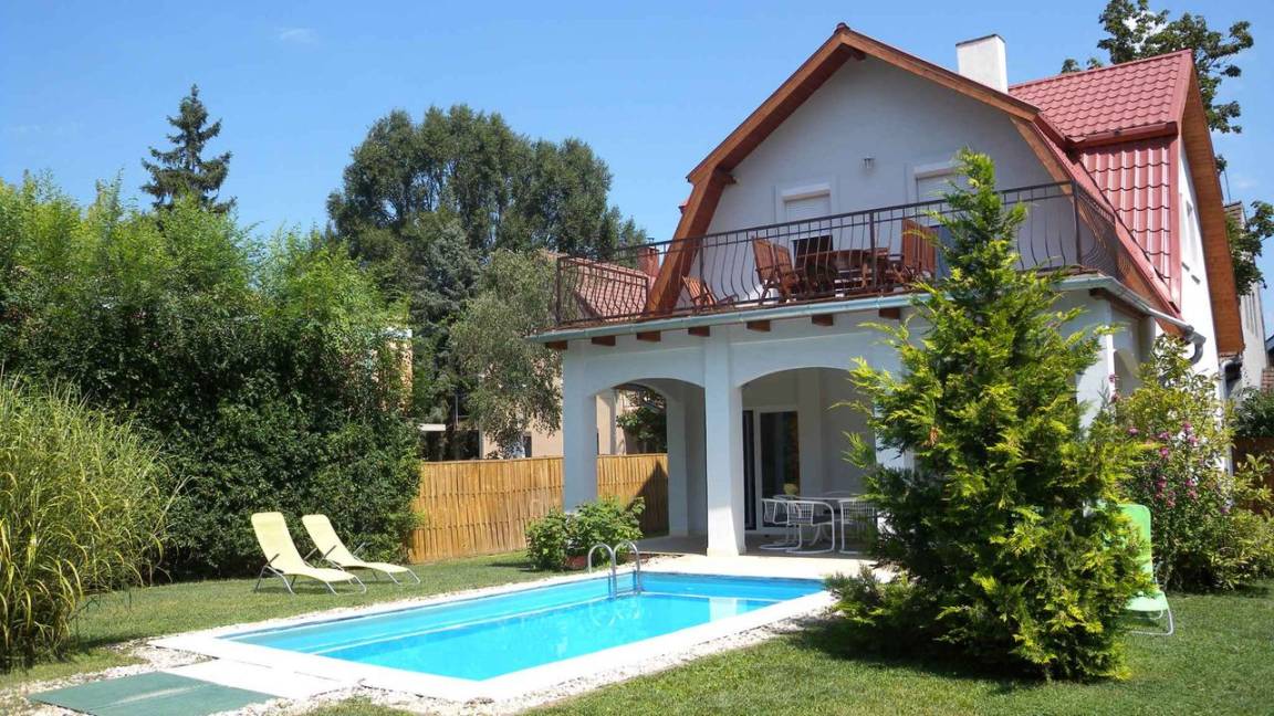 120 M² Ferienhaus ∙ 4 Schlafzimmer ∙ 8 Gäste - Siófok