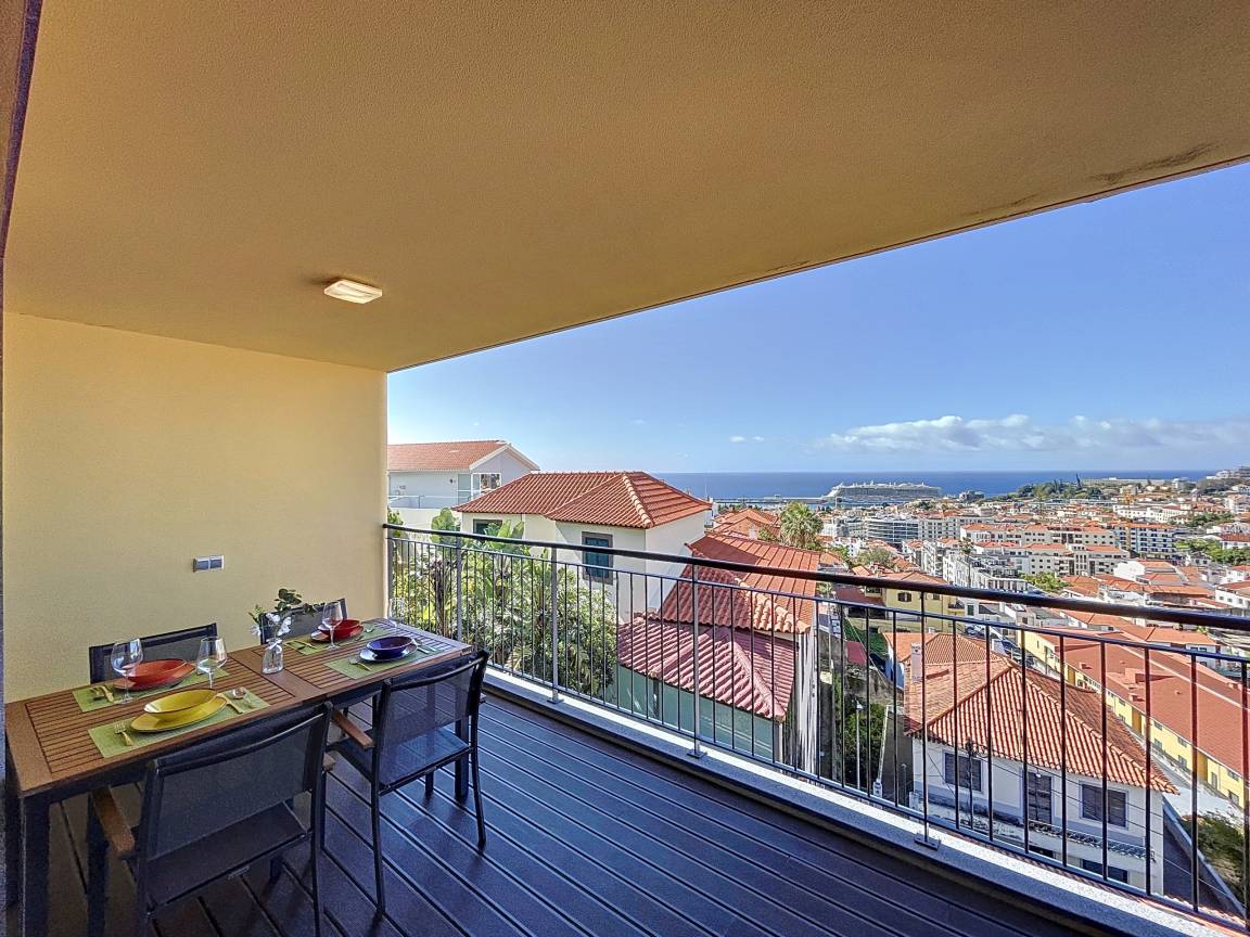 100 M² Apartment ∙ 2 Bedrooms ∙ 4 Guests - Funchal