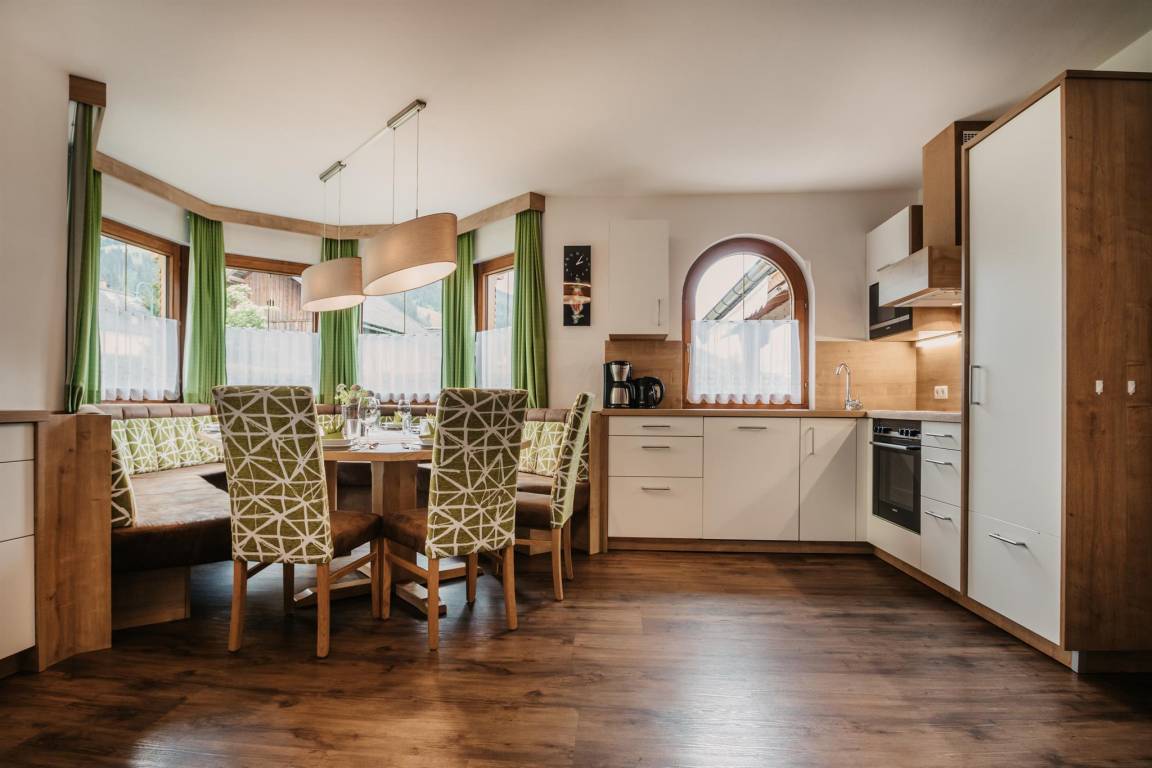 110 M² Apartment ∙ 4 Bedrooms ∙ 13 Guests - Wagrain