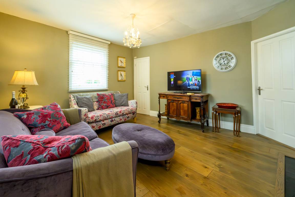 74 M² House ∙ 2 Bedrooms ∙ 4 Guests - Shrewsbury