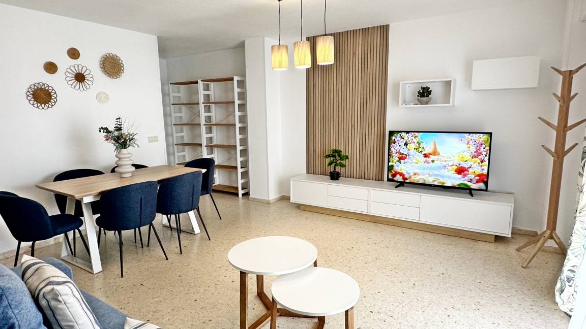 100 M² Apartamento ∙ 3 Habitaciones ∙ 1 Huésped - Gandia