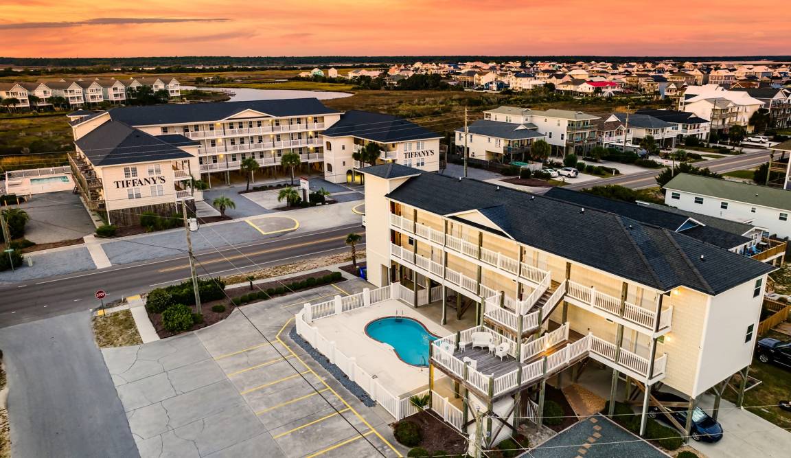Hotel ∙ 1 Bedroom ∙ 4 Guests - Topsail Island, NC
