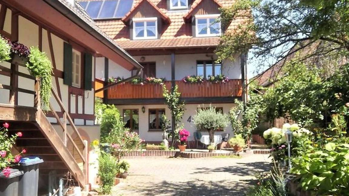 70 M² Ferienwohnung ∙ 1 Schlafzimmer ∙ 6 Gäste - Emmendingen