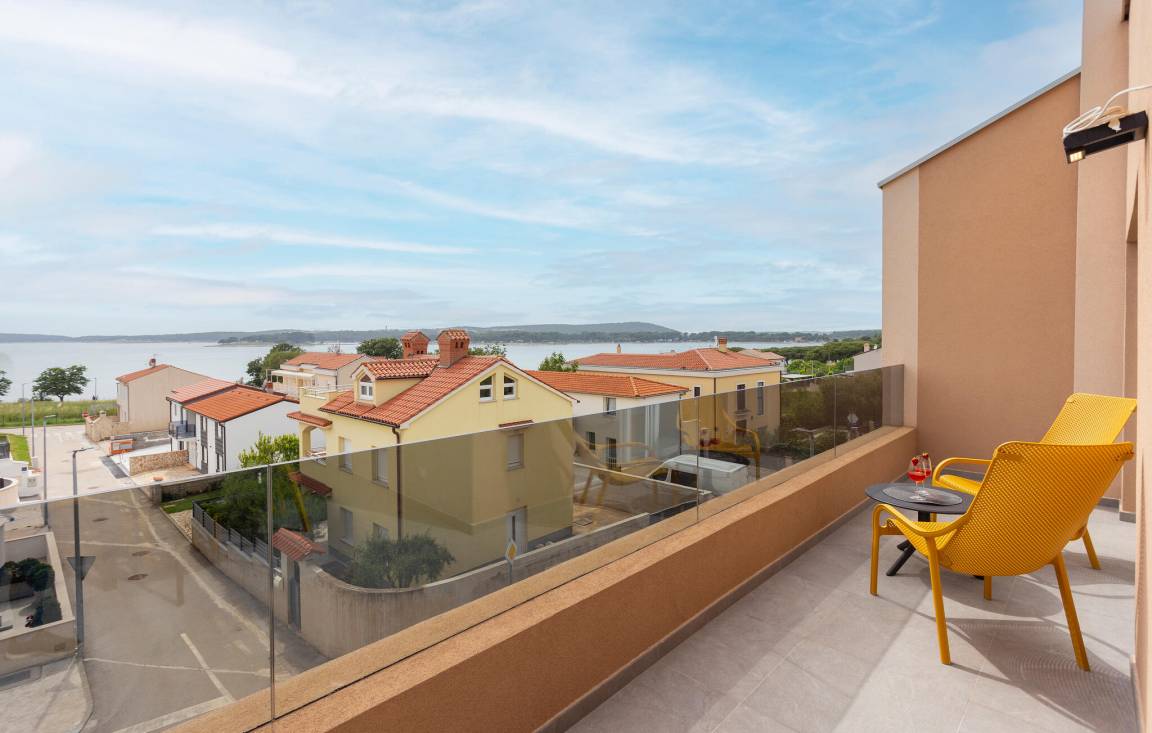 200 M² Ferienhaus ∙ 4 Schlafzimmer ∙ 8 Gäste - Ližnjan