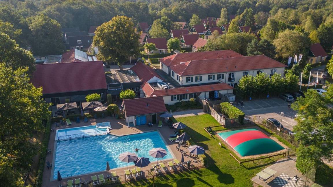 95 M² House ∙ 2 Bedrooms ∙ 4 Guests - Tilburg