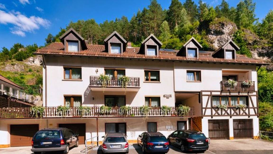 80 M² Ferienwohnung ∙ 2 Schlafzimmer ∙ 4 Gäste - Pottenstein