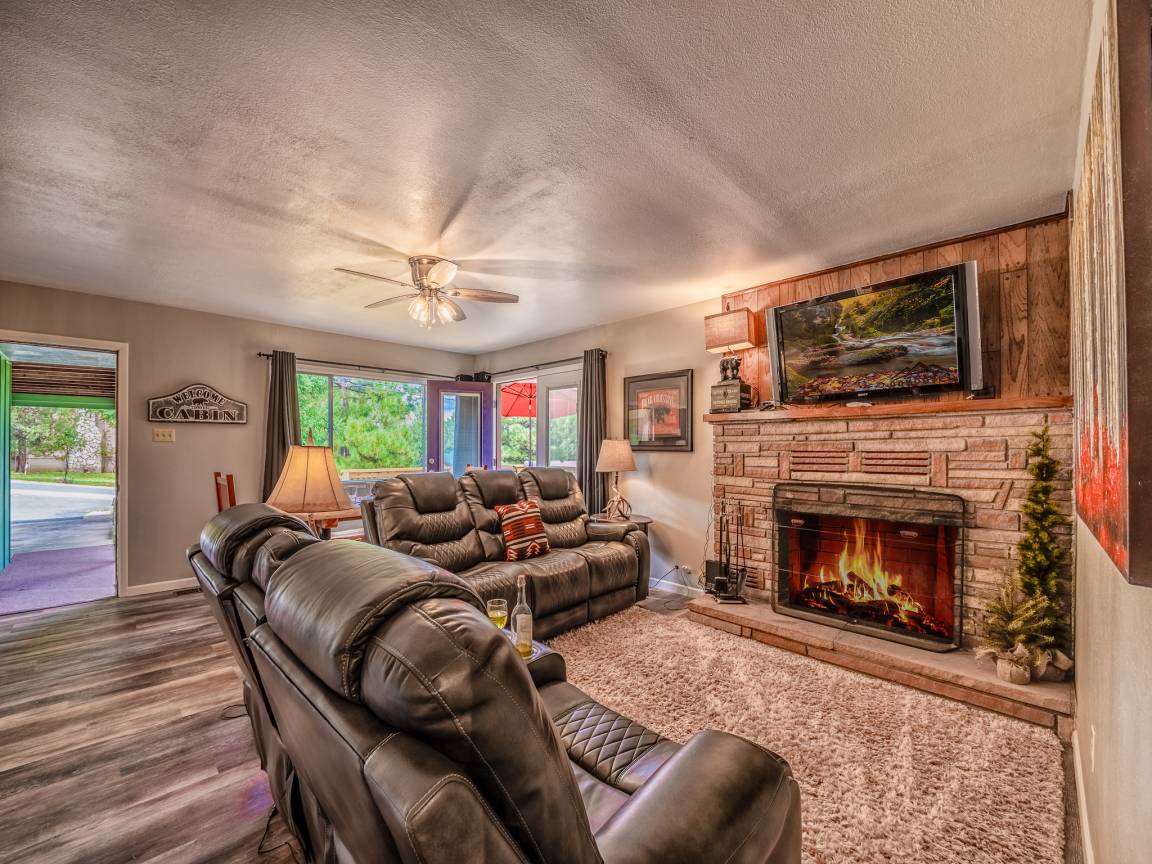 109 M² Cabin ∙ 3 Bedrooms ∙ 6 Guests - Ruidoso, NM