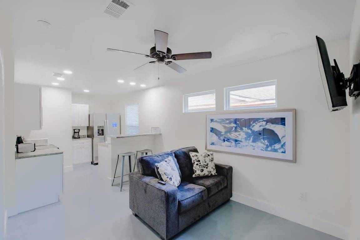 House ∙ 1 Bedroom ∙ 2 Guests - Biloxi, MS