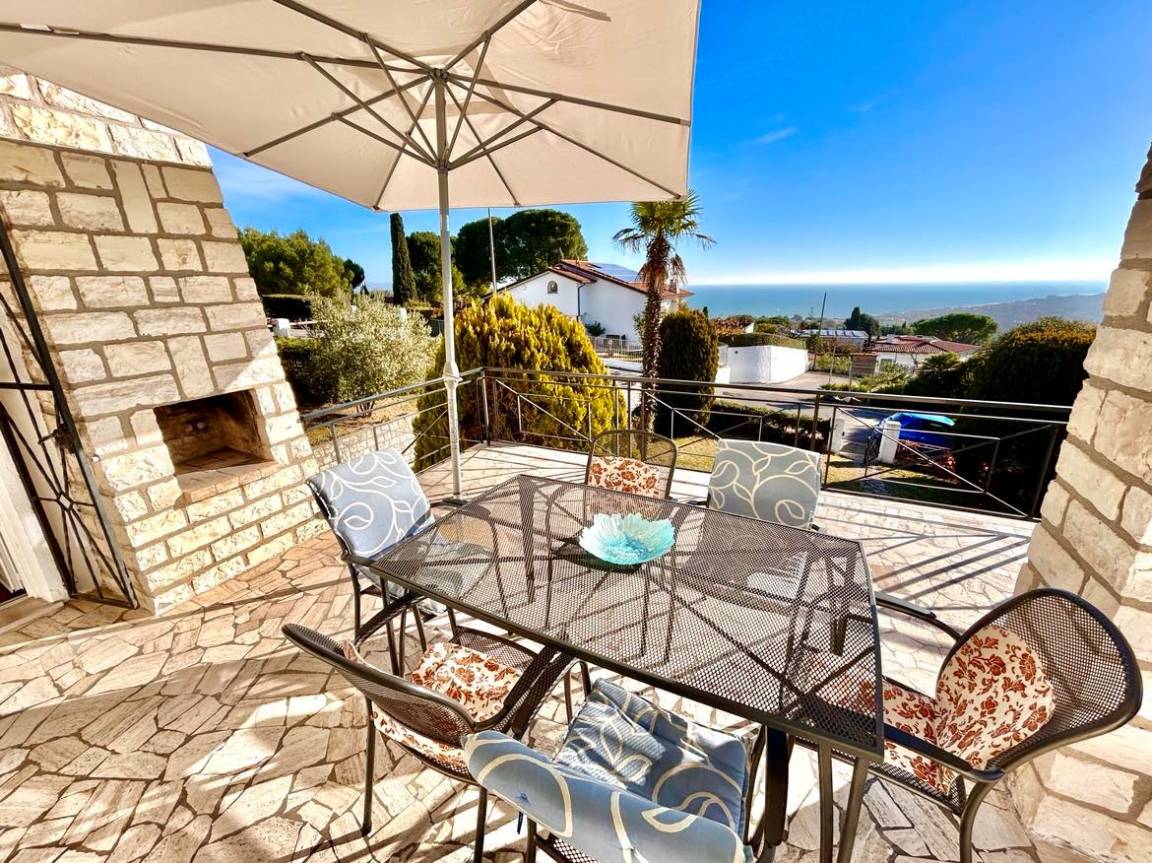 Villa ∙ 3 Bedrooms ∙ 5 Guests - Sirolo