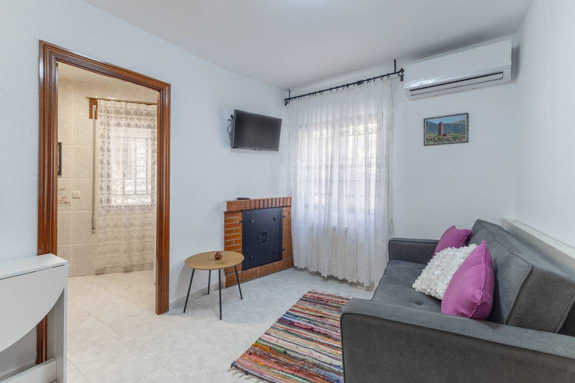 15 M² Apartamento ∙ 2 Habitaciones ∙ 4 Huéspedes - Cuevas del Valle