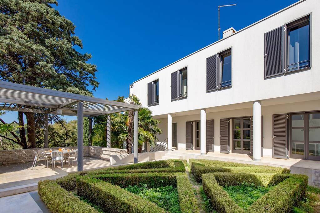 550 M² Villa ∙ 5 Habitaciones ∙ 8 Huéspedes - Rovinj