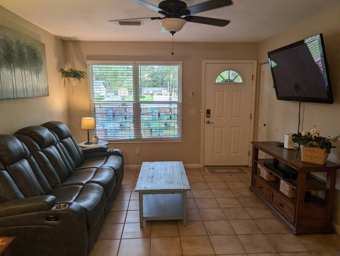 84 M² House ∙ 3 Bedrooms ∙ 4 Guests - Tallahassee, FL
