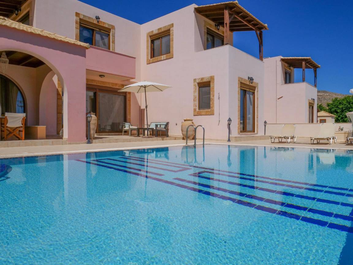 210 M² House ∙ 4 Bedrooms ∙ 9 Guests - Lindos