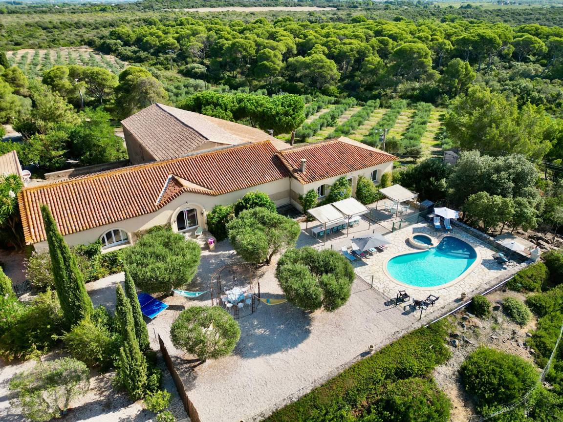 160 M² Huis ∙ 4 Slaapkamers ∙ 13 Gasten - Bessan