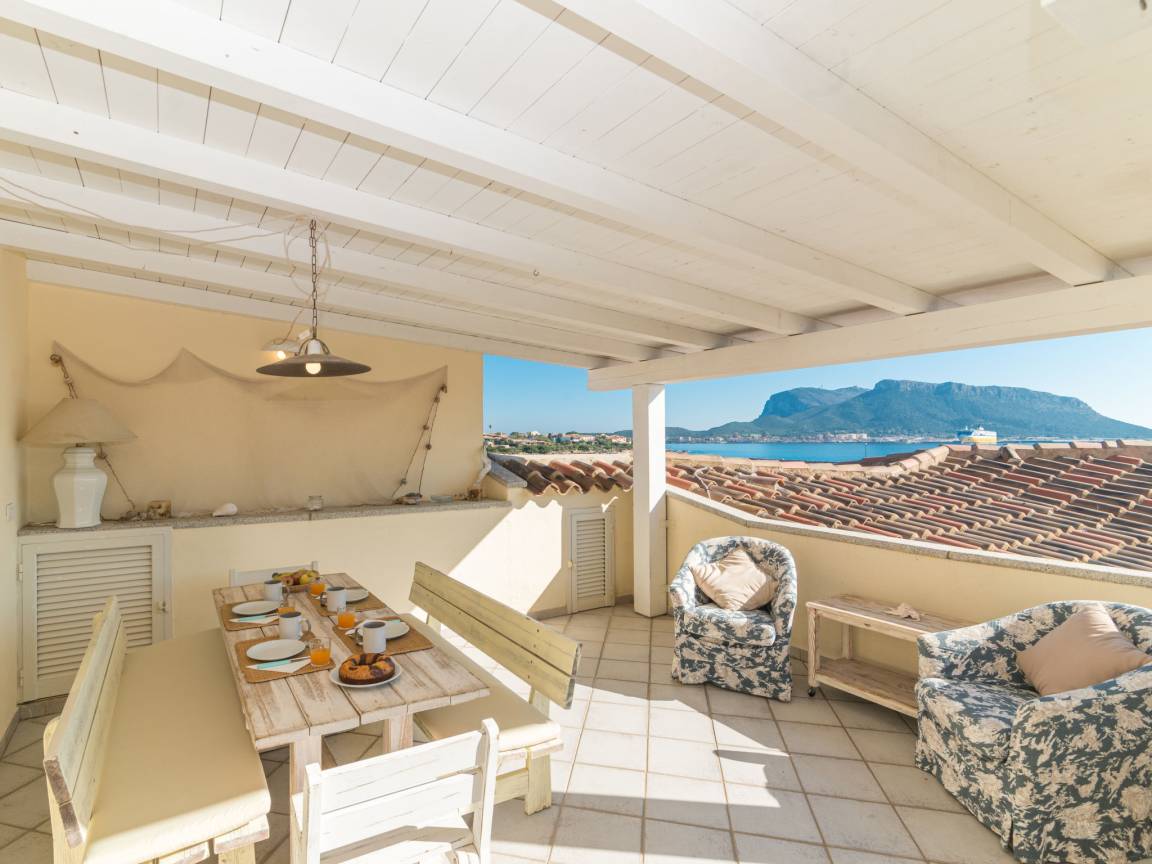 77 M² Appartamento Vacanza ∙ 2 Camere Da Letto ∙ 6 Ospiti - Golfo Aranci