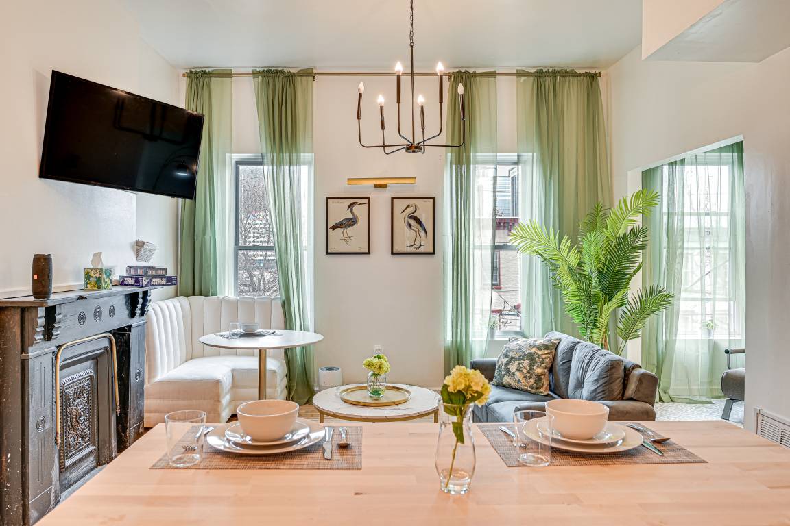 88 M² Apartment ∙ 2 Bedrooms ∙ 5 Guests - Albany, NY