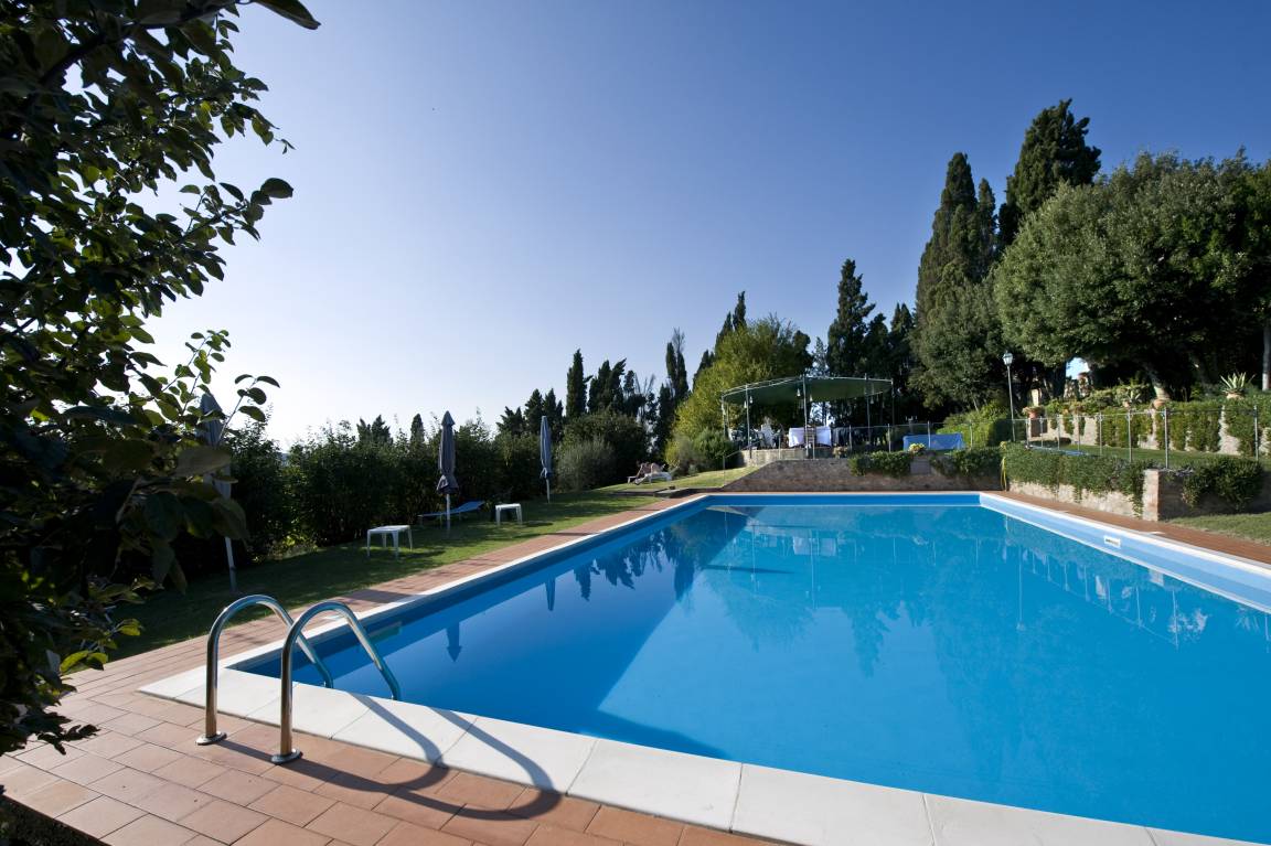 500 M² Farmhouse ∙ 10 Bedrooms ∙ 24 Guests - Volterra