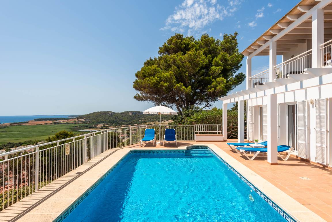 197 M² Villa ∙ 3 Bedrooms ∙ 4 Guests - Cala Galdana