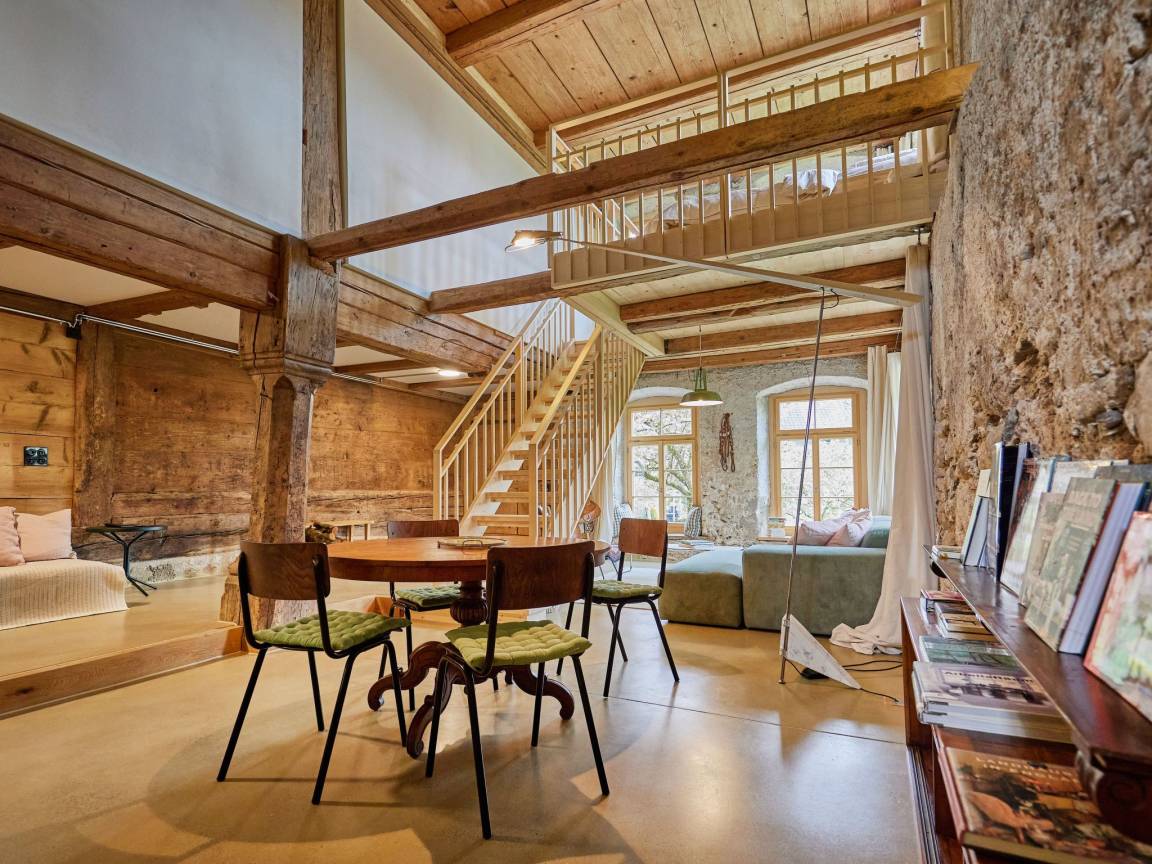 120 M² Huoneisto ∙ 2 Makuuhuonetta ∙ 4 Vierasta - Winterthur