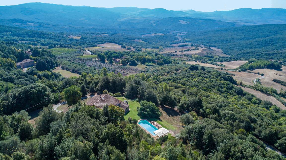 250 M² Villa ∙ 4 Bedrooms ∙ 8 Guests - Volterra