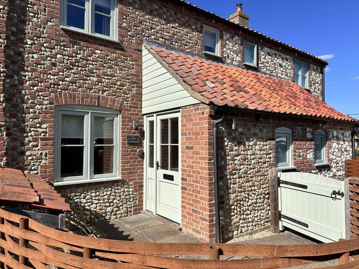 Cottage ∙ 2 Bedrooms ∙ 4 Guests - Burnham Market