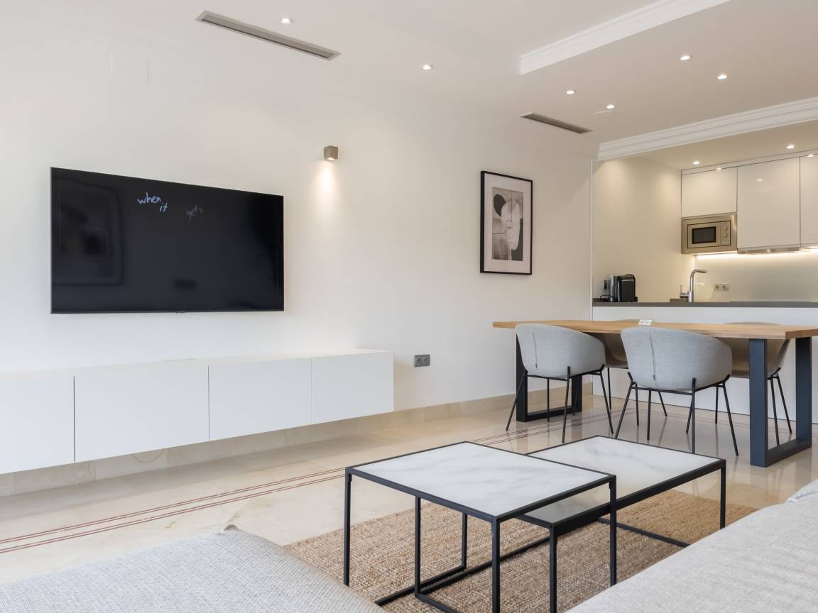 100 M² Apartment ∙ 3 Bedrooms ∙ 5 Guests - Marbella